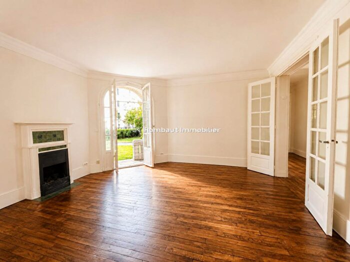 Appartement 4 pièces à vendre à Viroflay, Louvre, Gare