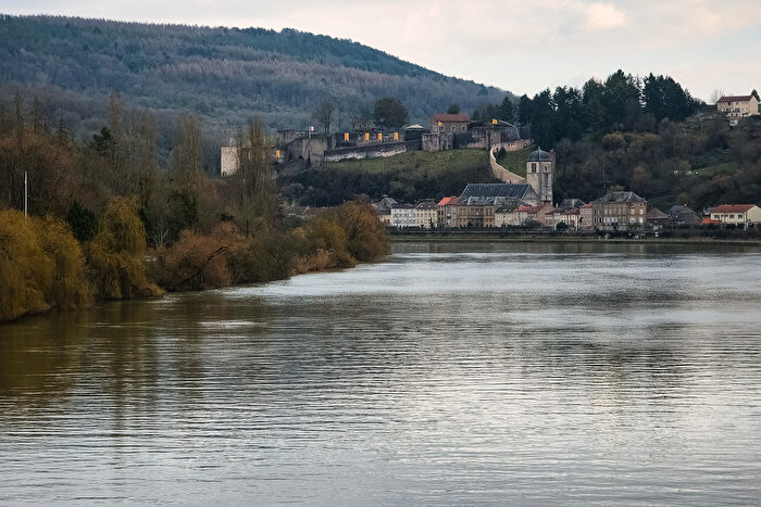 Maison à louer - Kerling-lès-Sierck - 6 pièces - 4 chambres