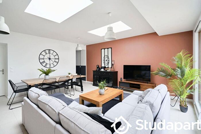 Appartement à louer - Cheminots-Acacias-Faubourg de Lille, Valenciennes - 1 pièce - 3 chambres