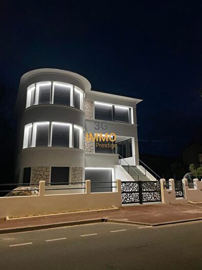 Maison à vendre - Saint-Georges-de-Didonne, Vallières - 13 pièces - 7 chambres