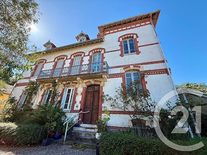 Maison à vendre - Séméac - 9 pièces - 6 chambres
