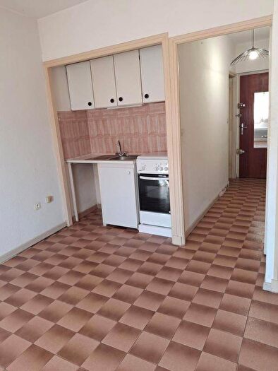 Appartement à louer - Jardins de la Fontaine, Nîmes - 1 pièce