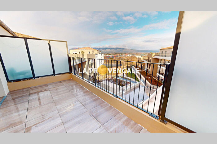 Appartement à vendre - Trets - 3 pièces - 2 chambres