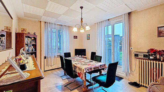 Maison à vendre - Ville-la-Grand - 7 pièces - 3 chambres