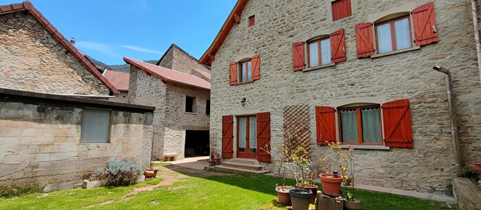 Maison à vendre - Villebois - 6 pièces - 4 chambres