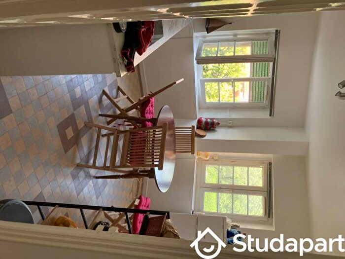 Appartement à louer - Mazargues, Marseille ème arrondissement - 1 pièce - 4 chambres