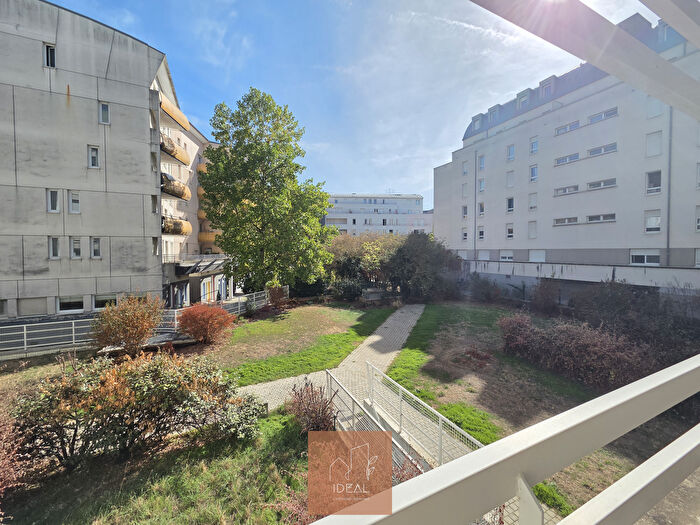 Appartement 3 pièces à vendre à Quartiers Centre, Saint-Hélier, Gare