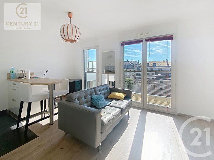 Appartement 2 pièces à Mantes-la-Jolie, Centre-ville, à louer