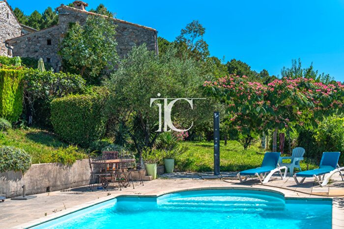 Maison à vendre - Vinezac - 12 pièces - 7 chambres