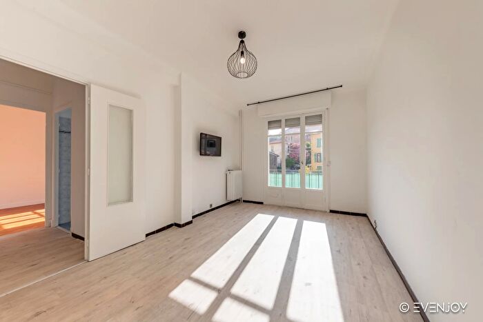 Maisons à vendre et appartements à louer - 1