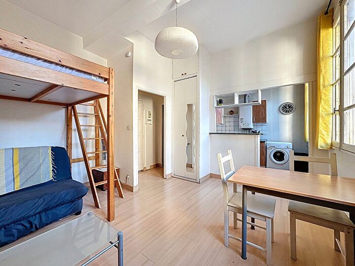 Appartement à louer - Zone Pietonne, Avignon - 1 pièce