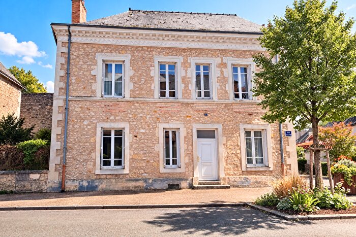 Maison à vendre - Noyen-sur-Sarthe - 5 pièces - 3 chambres