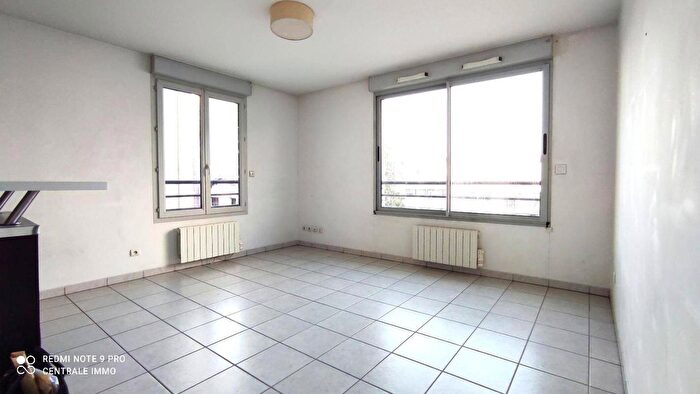 Appartement à louer - Gratte Ciel, Villeurbanne - 2 pièces - 1 chambre