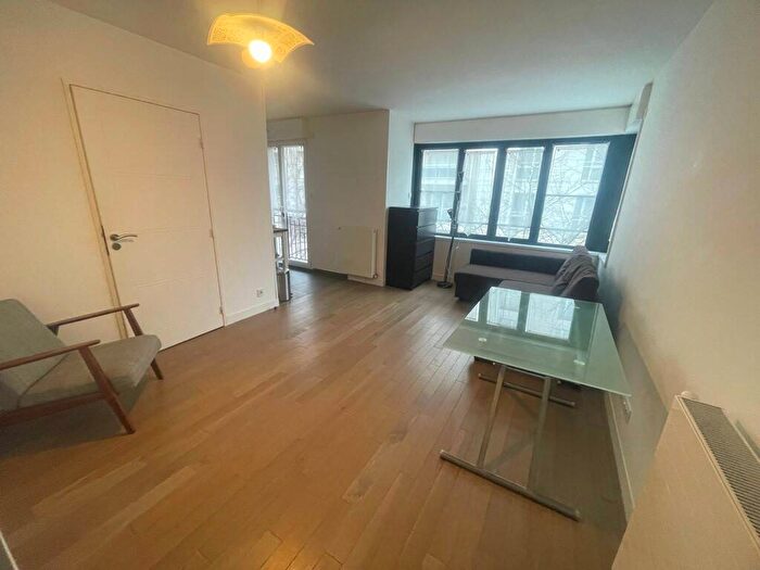 Appartement à louer - République, Puteaux - 1 pièce