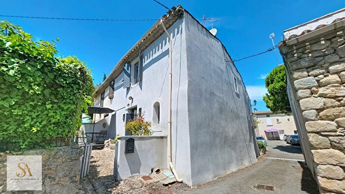 Maison 5 pièces à Montclar, à vendre