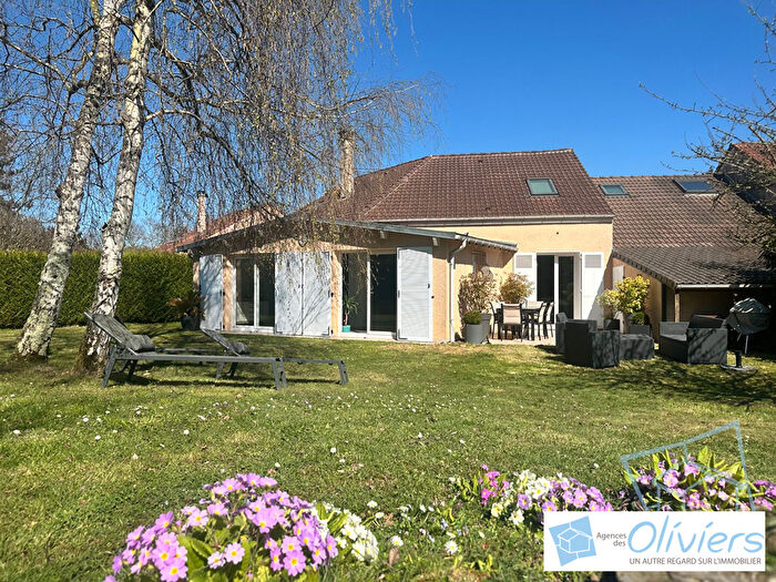 Maison à vendre - Voisins-le-Bretonneux - 7 pièces - 4 chambres