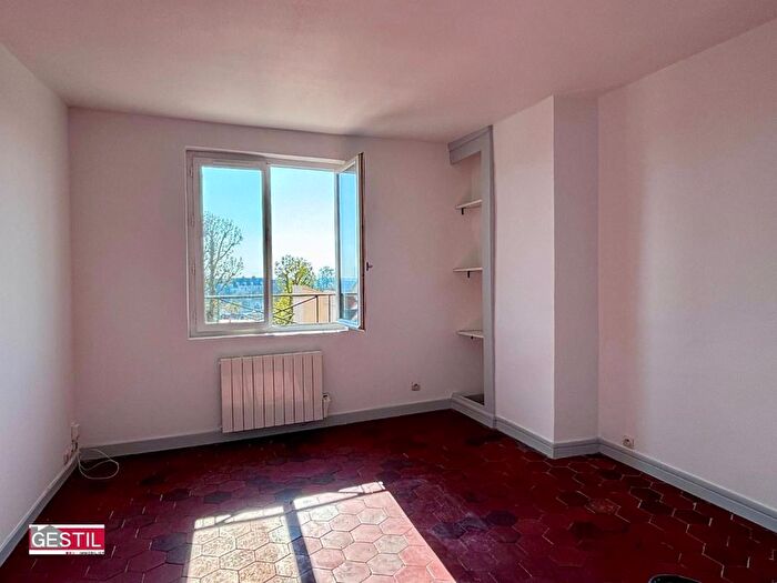 Appartement à louer - Pontoise, Centre-ville - 2 pièces - 1 chambre