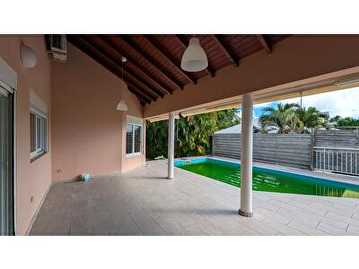 Maison à louer - Le Gosier - 5 pièces - 4 chambres