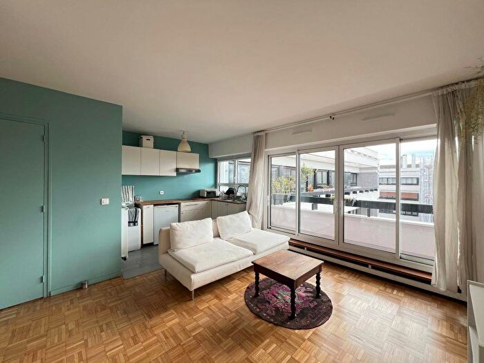 Télégraphe-Pelleport Saint Fargeau, Paris 20ème arrondissement : Appartement 1 pièce à louer