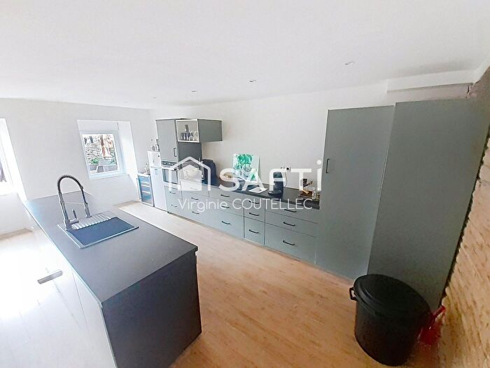 Maison à vendre - Cruguel - 7 pièces - 6 chambres