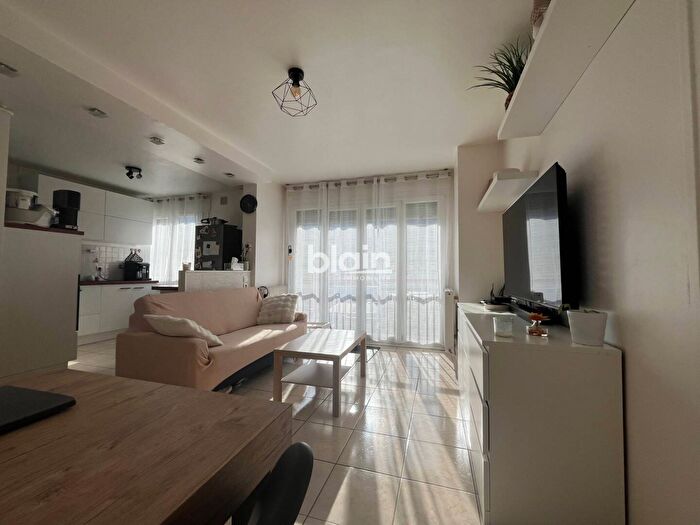 Appartement à louer - Fontaine - 2 pièces - 1 chambre