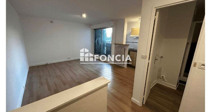 Centre Ville, Rueil-Malmaison : Appartement 1 pièce à louer