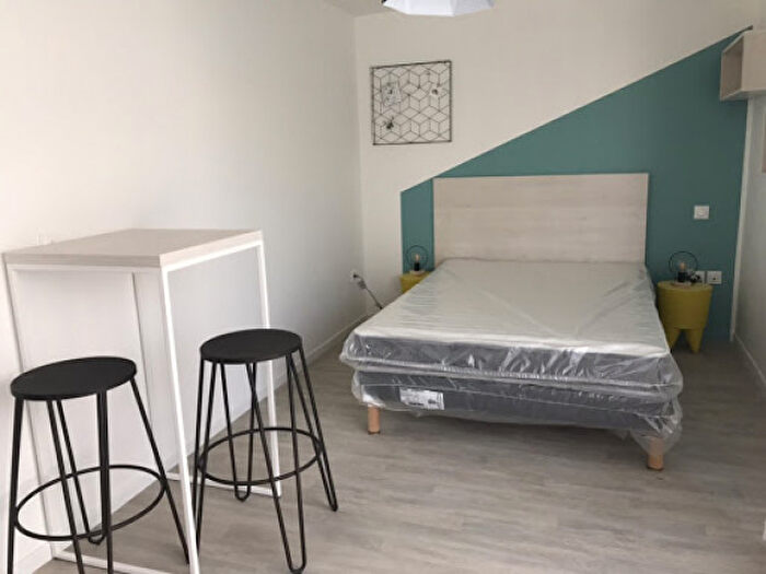 Appartement à louer - Ivry-sur-Seine, Monmousseau, Verollot - 1 pièce