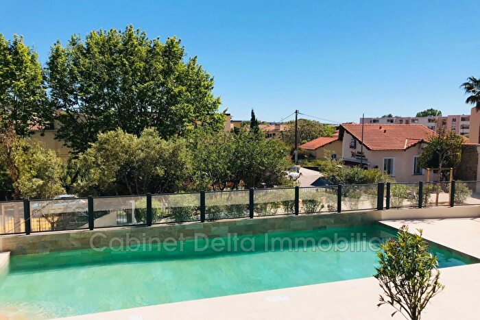 Appartement à louer - Centre Ville, Sanary-sur-Mer - 2 pièces - 1 chambre