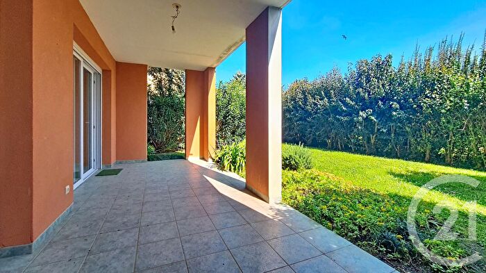 Appartement à louer - Saint-Martin-de-Crau - 3 pièces - 2 chambres