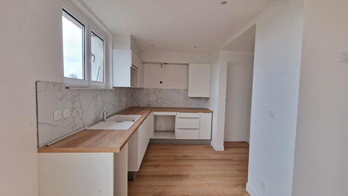 Appartement à vendre - Saint-Jean-de-la-Ruelle, Charles Beauhaire, Paul Doumer, Mairie - 3 pièces - 2 chambres