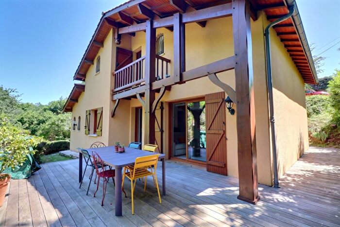 Carignan-de-Bordeaux : Maison 5 pièces à vendre