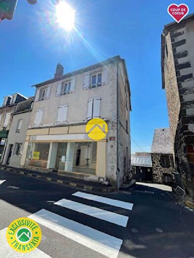 Appartement 11 pièces à vendre à Pierrefort