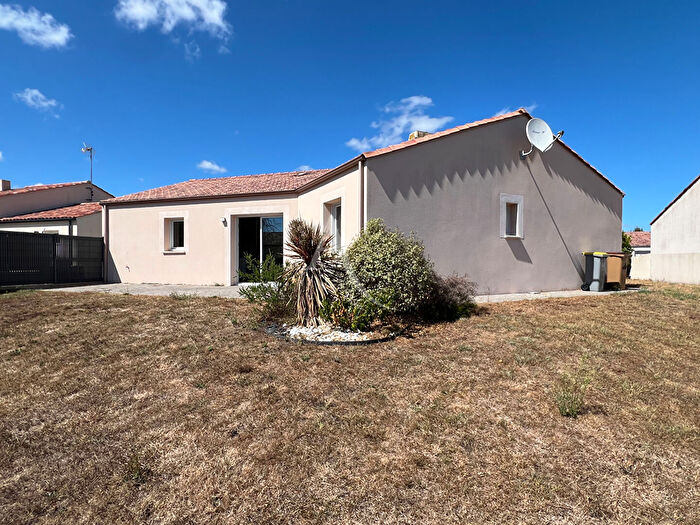 Saint-Hilaire-la-Forêt : Maison 4 pièces à vendre