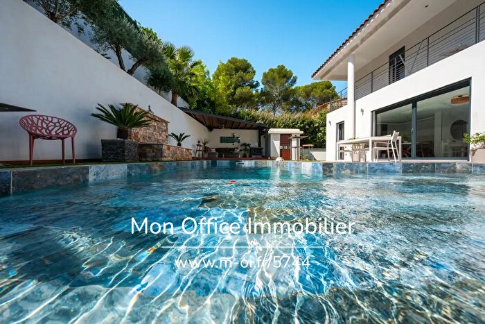 Maison à vendre - Cabriès - 5 pièces - 5 chambres