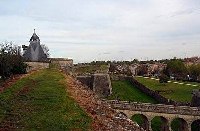 Maison à louer - Saint-Yzan-de-Soudiac - 3 pièces - 2 chambres