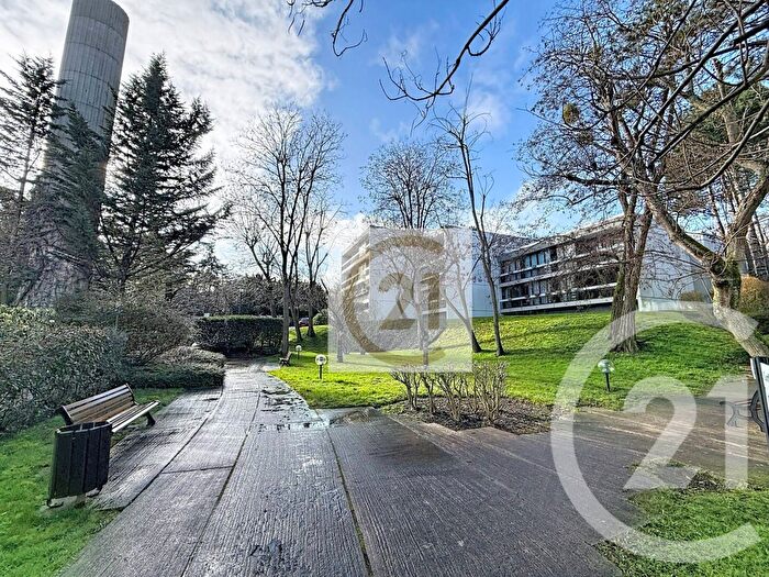 Appartement à louer - Garches - 5 pièces - 3 chambres