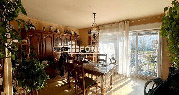 Appartement à vendre - Tonnay-Charente - 3 pièces - 2 chambres