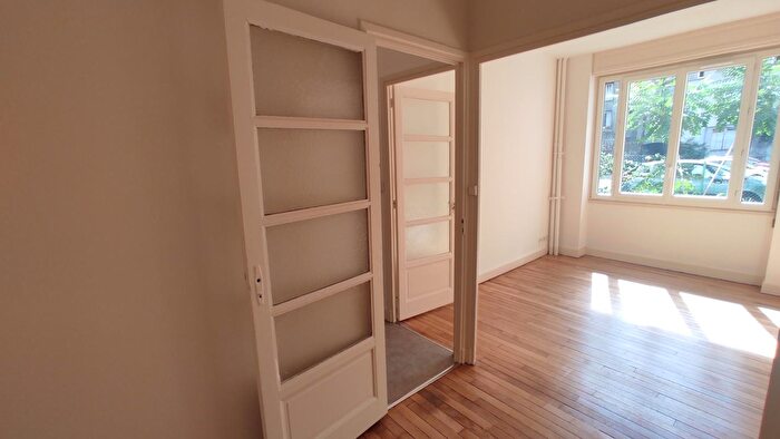 Appartement 1 pièce à Saint-Étienne, Tardy, Colline des Pères, Bizillon, à louer