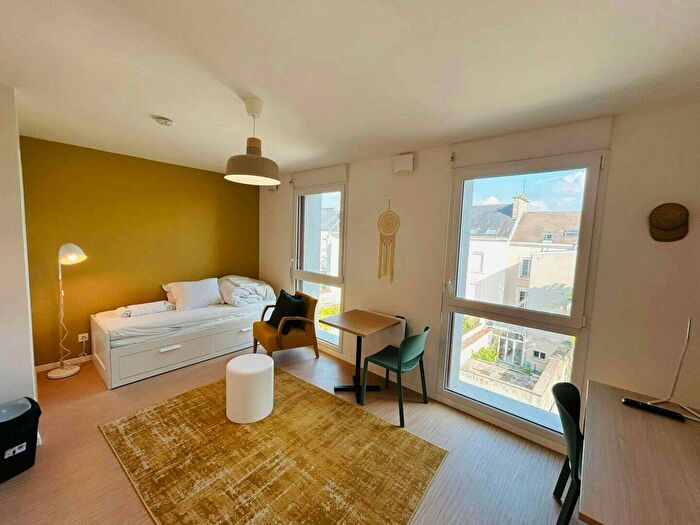 Appartement à louer - Barbâtre-Saint Remy-Verrerie, Reims - 1 pièce