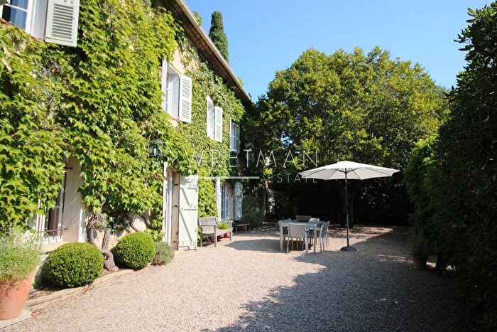 Maison à vendre - Valbonne, Val de Cuberte, Les Parés, Les Peyrouos - 10 pièces - 7 chambres