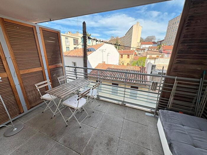 Appartement à louer - Marseille e , Bon Secours - 3 pièces - 2 chambres