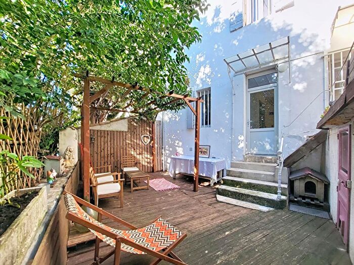 Maison à vendre - Orange, Colline, Etang - 4 pièces - 3 chambres