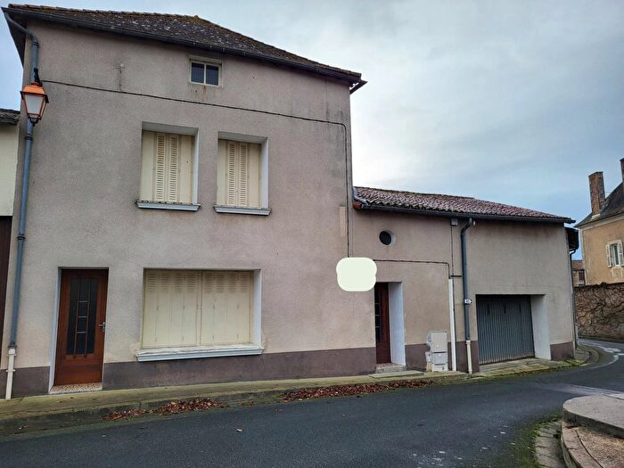 Moulismes : Maison 7 pièces à vendre