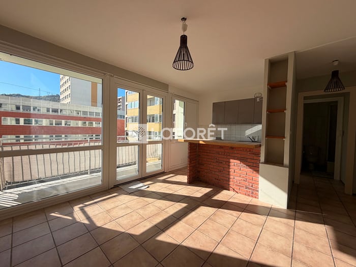 Saint-Étienne, Bernay, Valfuret - Appartement 2 pièces à louer