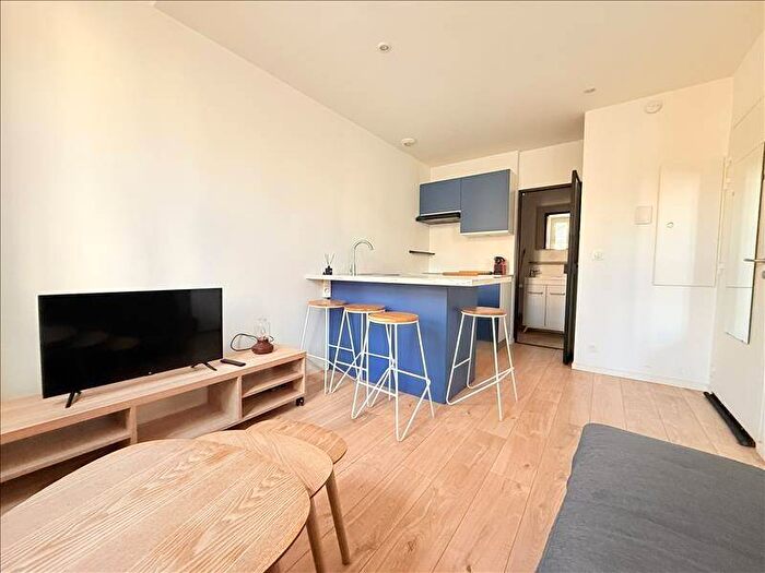 Appartement à louer - Centre Ville, Fréjus - 1 pièce