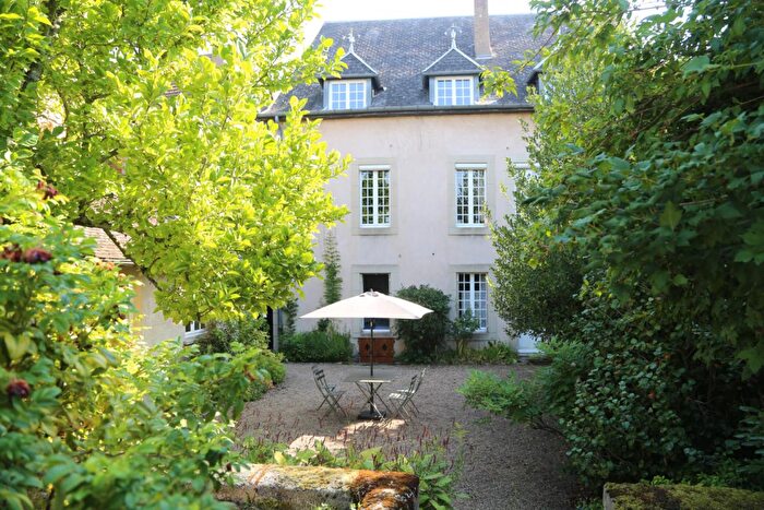 Maison à vendre - Autun, Centre-ville - 9 pièces - 7 chambres