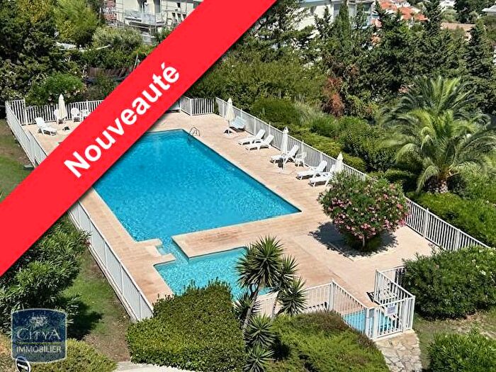 Appartement à vendre - Antibes, Antibes-les-Pins, Trianon, Le Fournel, Peyregoue - 2 pièces - 1 chambre