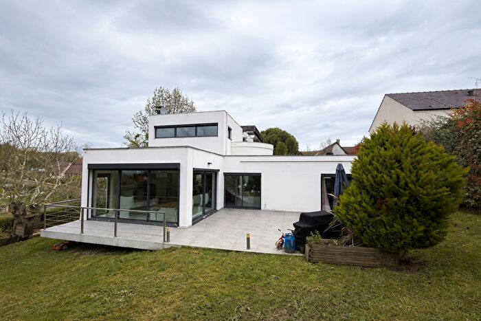 Maison à louer - Vaux-sur-Seine - 7 pièces - 4 chambres