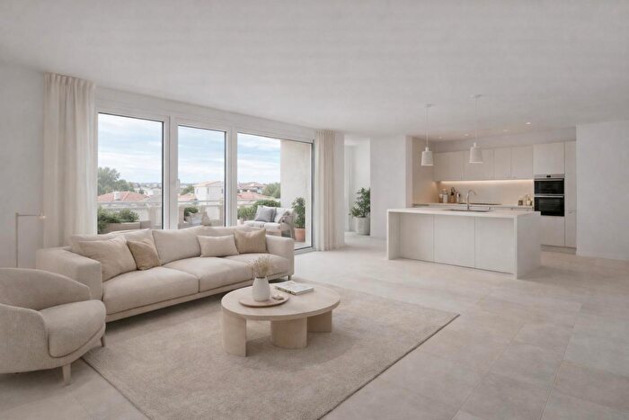 Appartement à vendre - Aubagne, Arnaud Solans, Garlaban Royante, Saint-Mitre - 4 pièces - 3 chambres