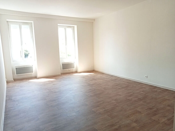 Saint-Laurent-sur-Saône - Appartement 4 pièces à louer